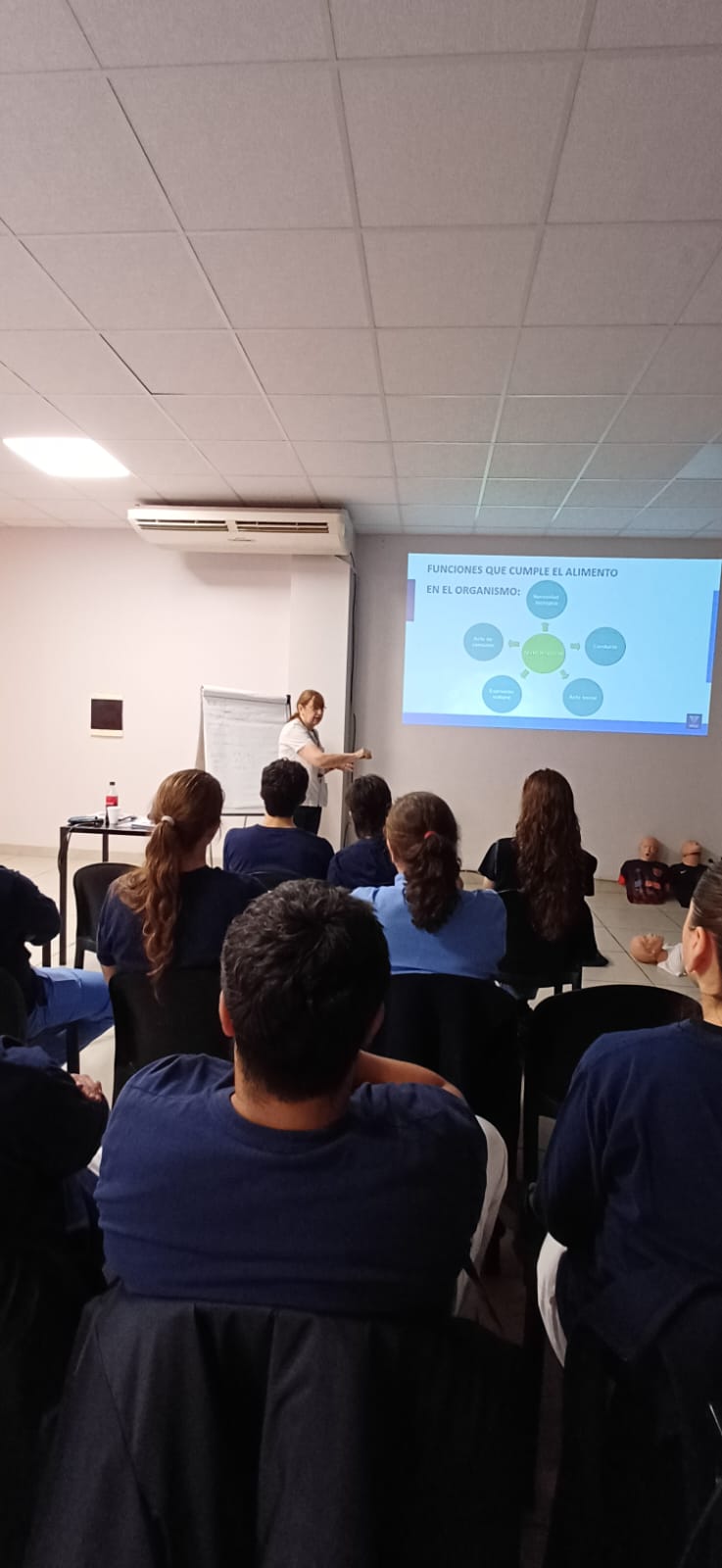 Promoviendo hábitos saludables y preparación ante emergencias en Villa ...